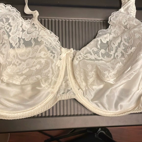 vassarette | Intimates & Sleepwear | Vasserette Pearl White Satin ...